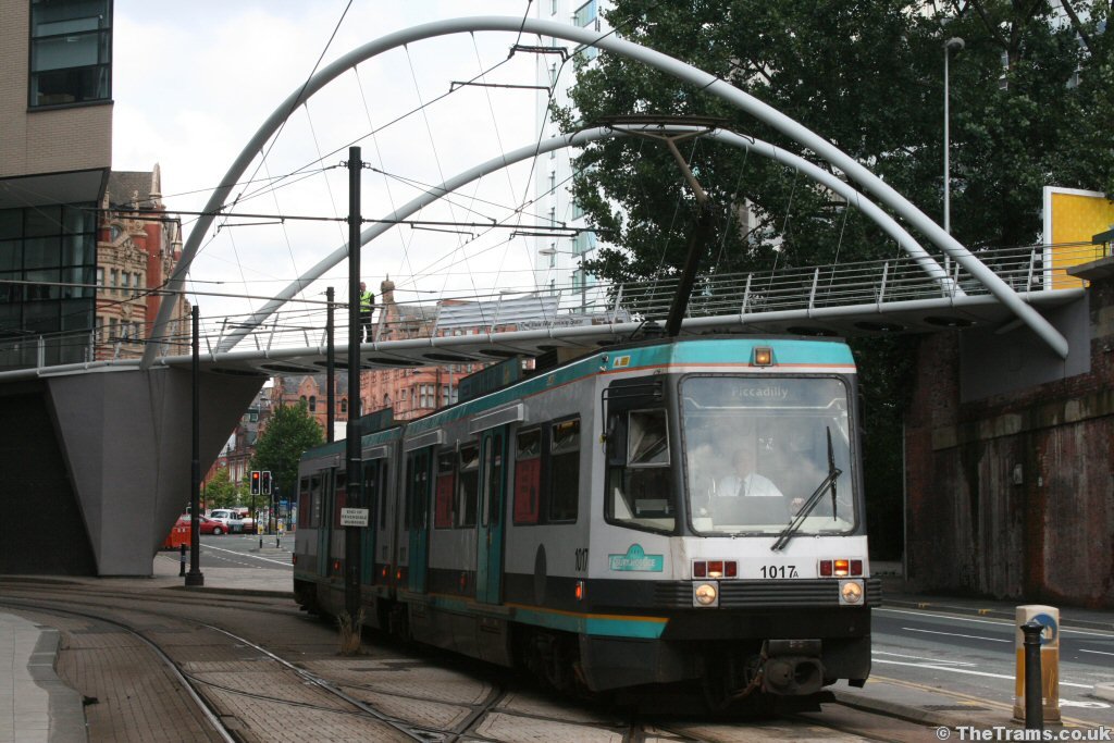 Picture of Metrolink unit 1017 at London Road : TheTrams.co.uk