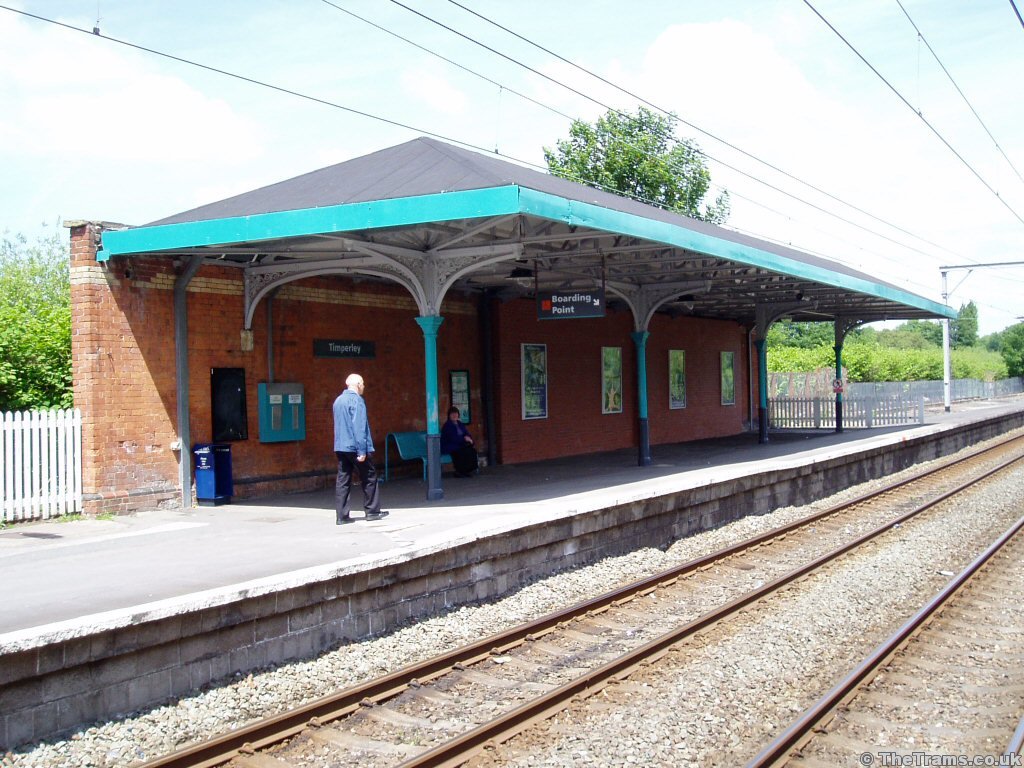 Picture of Metrolink tram stop at Timperley : TheTrams.co.uk