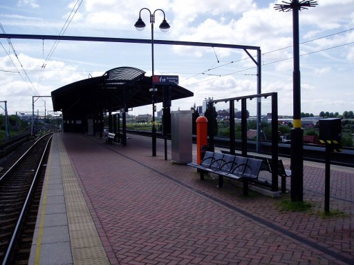 Picture of Metrolink tram stop at Cornbrook : TheTrams.co.uk