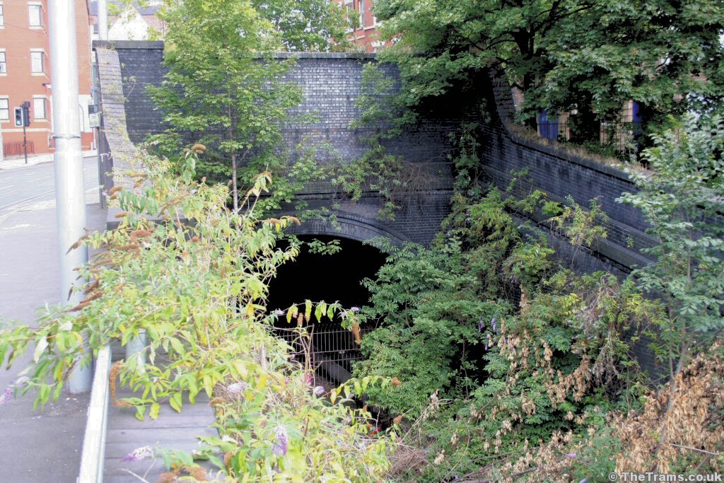 Picture of Nottingham Express Transit lineone at Weekday Cross ...